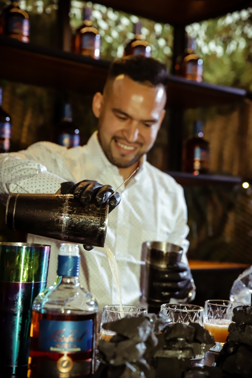 Jean Carlos Gutiérrez, Bartender: "Todos los cócteles son estrella ...