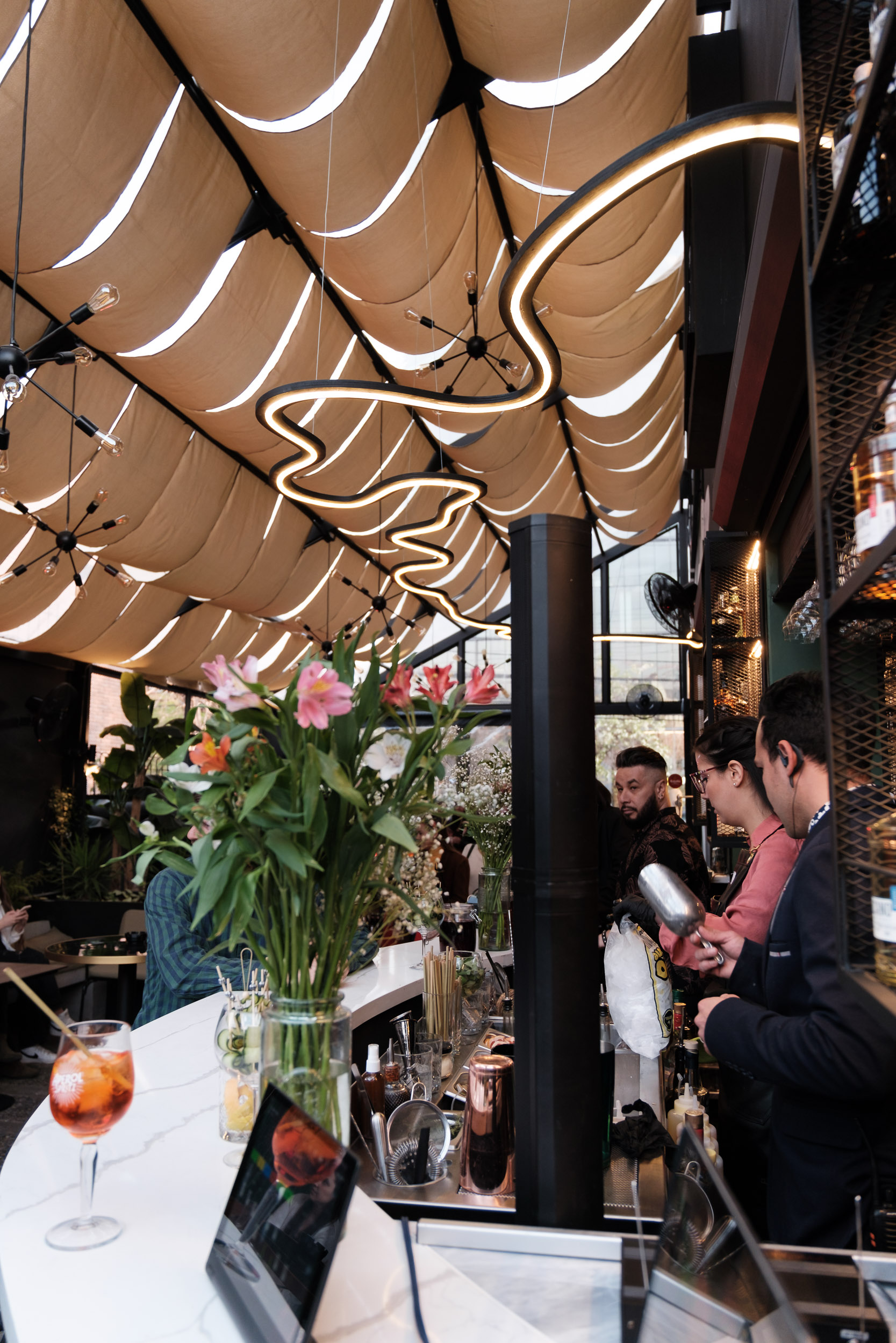 CAOBA: EL WILD FOOD BAR INSPIRADO EN LA SELVA AMAZÓNICA - Como Me Gusta