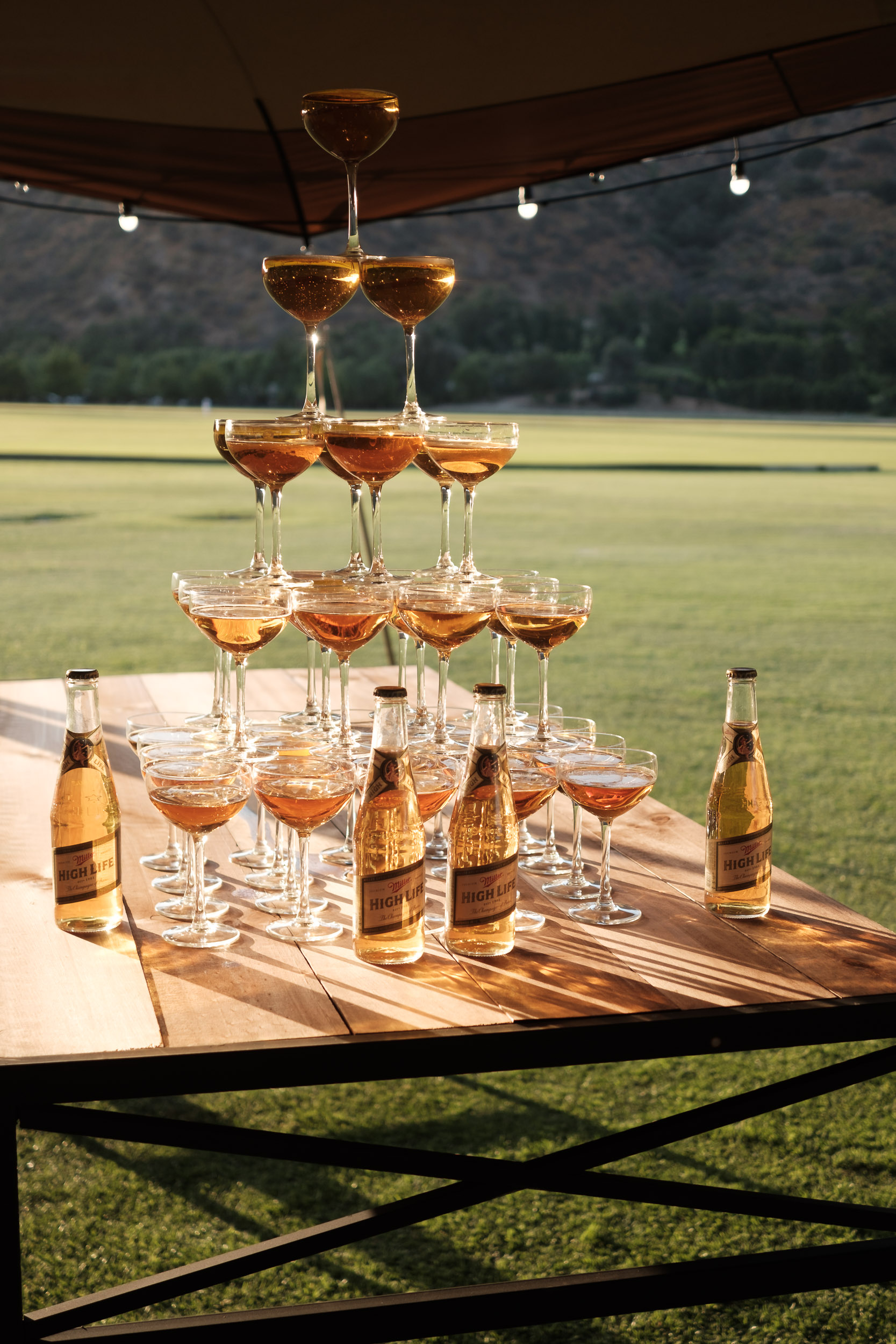 MILLER HIGH LIFE ATERRIZA EN CHILE - Como Me Gusta